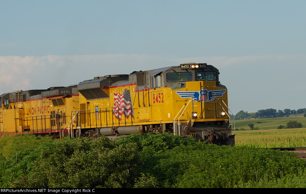 UP 8452 Leading A WB Manifest